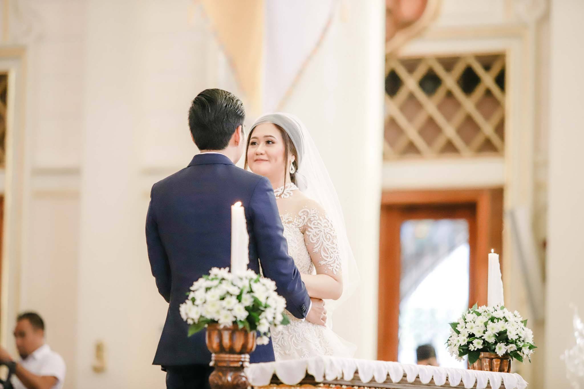 Francis & Kaycee's A Navy Blue Themed Church Wedding In Muntinlupa ...