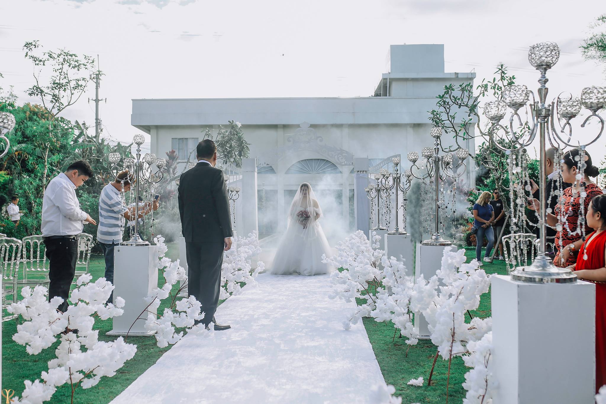 Jumar & Krizel's An Elegant Garden Wedding in Tagaytay Photo 57005