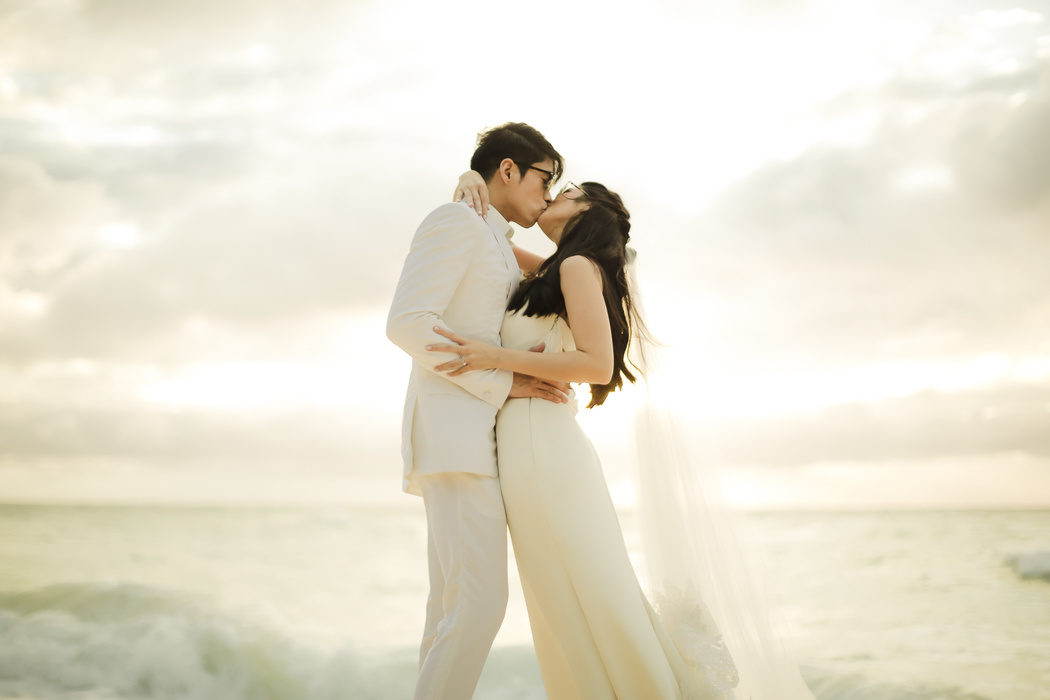 Rob Mananquil & Maxene Magalona's An All White Themed Beach Wedding in ...